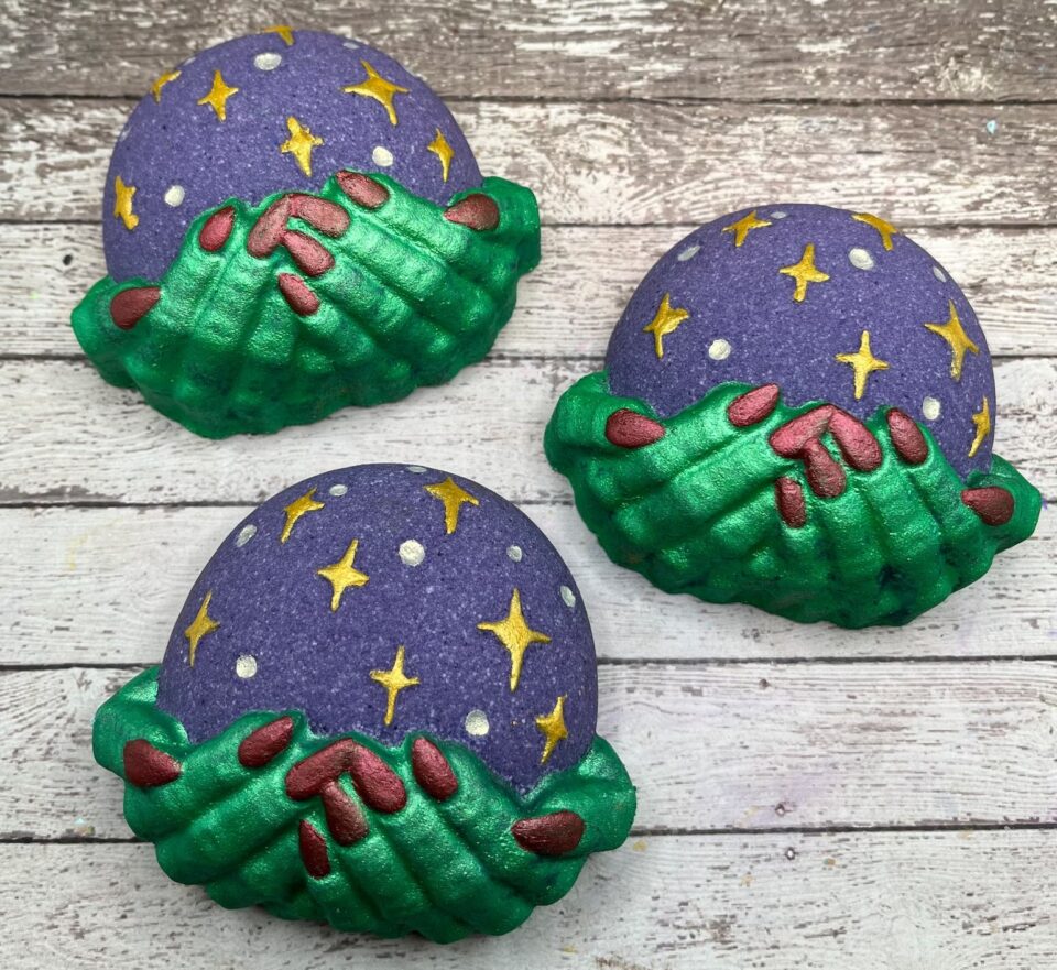 19 Spooky Halloween Bath Bomb Ideas